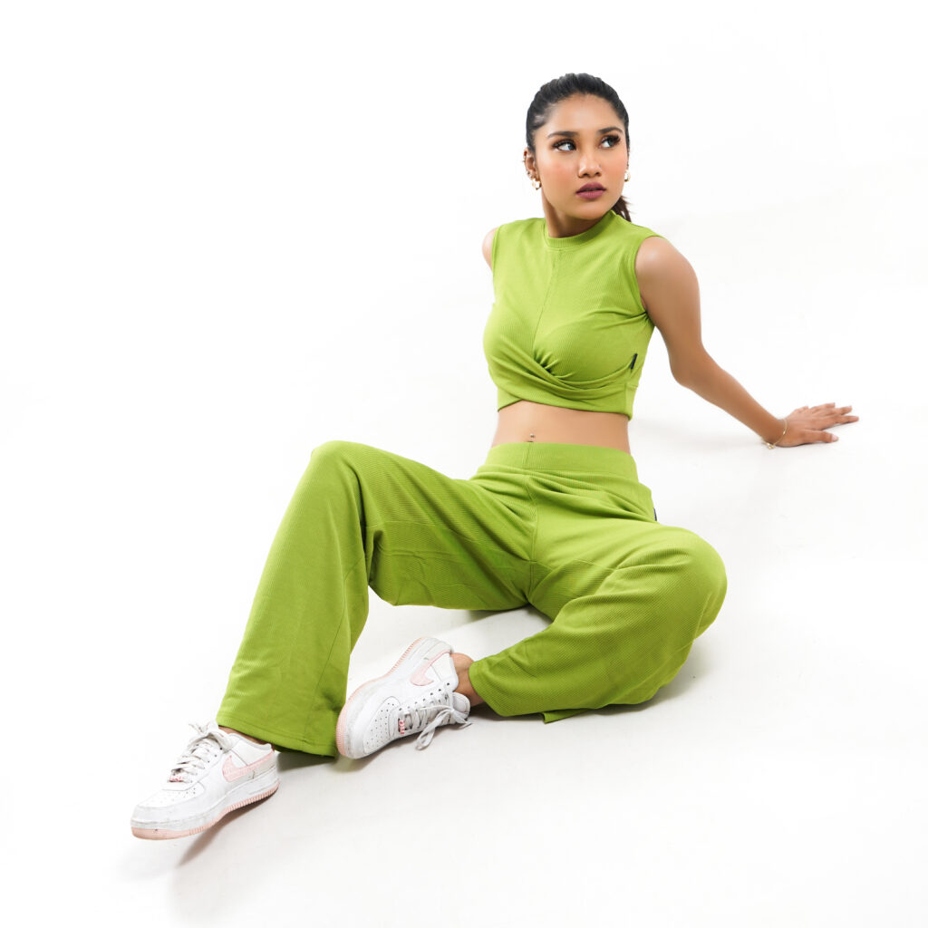 Bloom Sleeveless Twisted Crop – Apple Green – sheactive